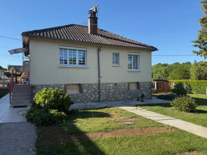 A La Poule Aux œUfs Dort - Louviers