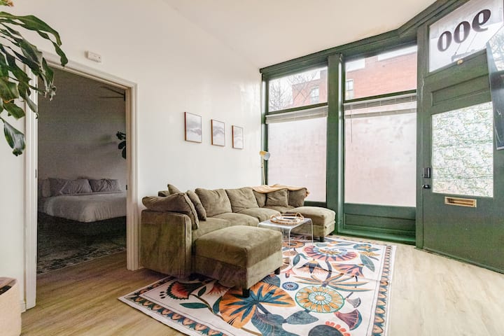 Historic Soulard Storefront - Saint-Louis, MO