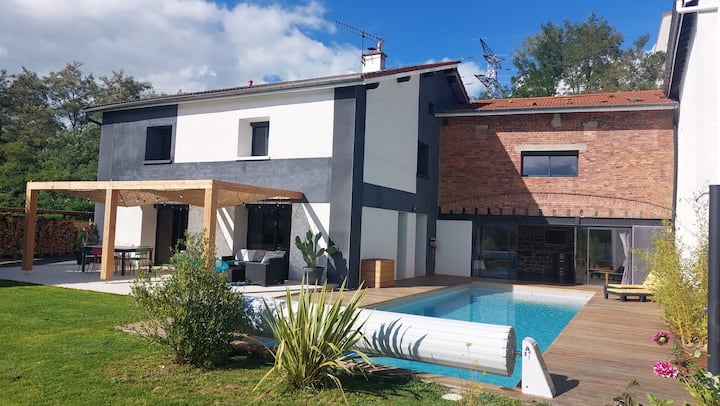 Maison Familiale De 200 M² Avec Piscine - Saint-Étienne