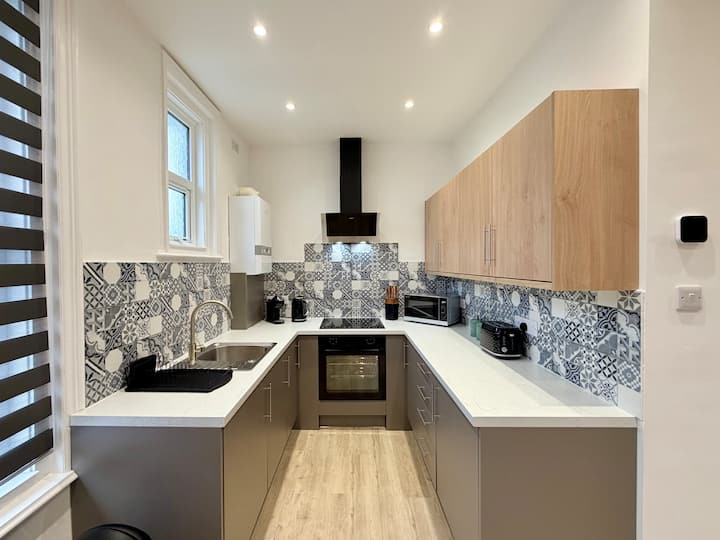 6 Spacious 1-bed Flat | Sleeps 3 | Work Or Leisure - Cleethorpes