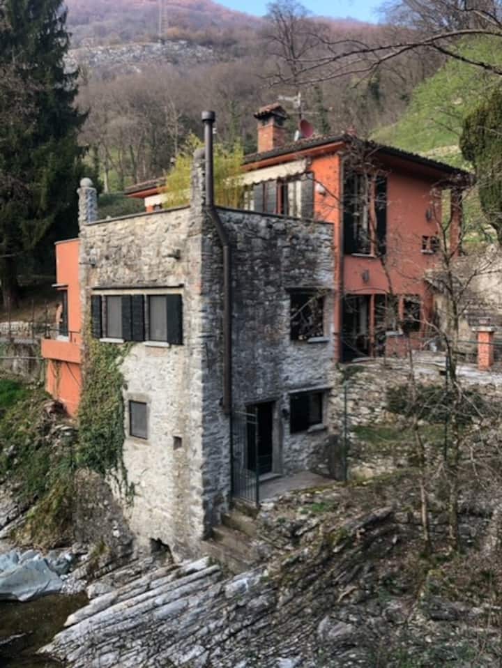 Il Mulino, Casa Intera Immersa Nel Verde Sul Fiume - Mandello del Lario
