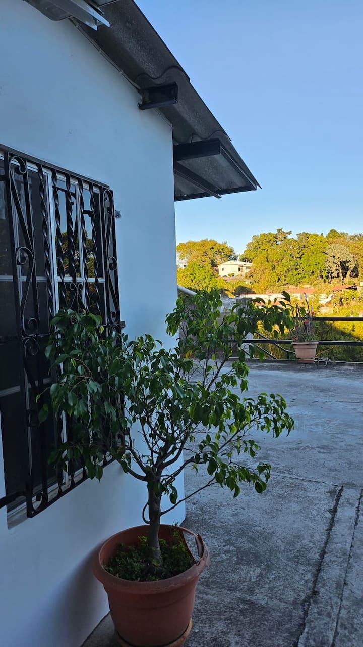 Tesas Village Estudio Independiente - San Salvador