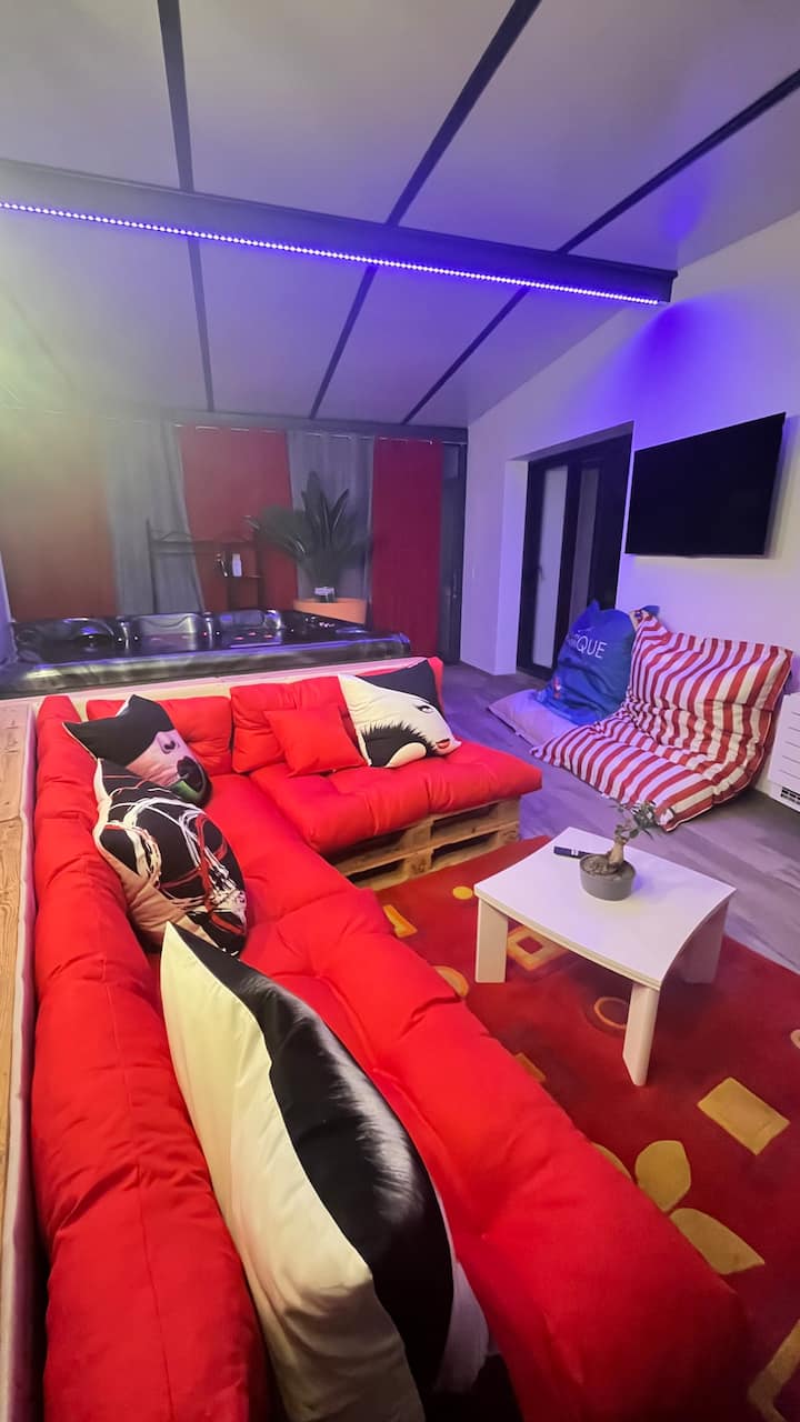 Jolie Maison De Vacances Avec Piscine Et Spa - Périgueux