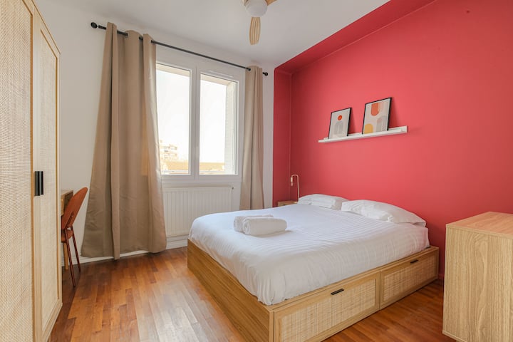 T4 Rénové Bron Centre Direct Eurexpo Tram T2 - Bron