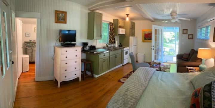 Vivien Cottage - Saugatuck, MI