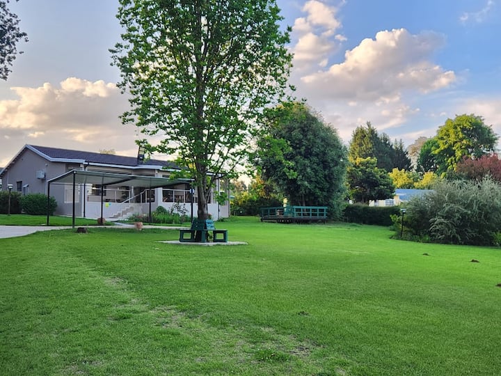 Solar Powered | Full Kitchen | Mountain Escape - Underberg