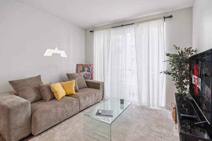 Cheerful 1bd | Center Of Mdr | Pool | Free Parking - Santa Monica, CA