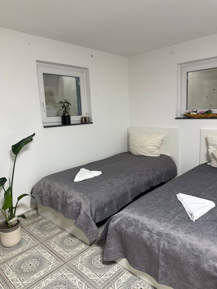 Flughafennahe Souterainsuite Mit Privatem Eingang - Frankfurt