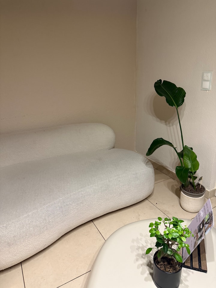 Flughafennahe Souterainsuite Mit Privatem Eingang - Frankfurt