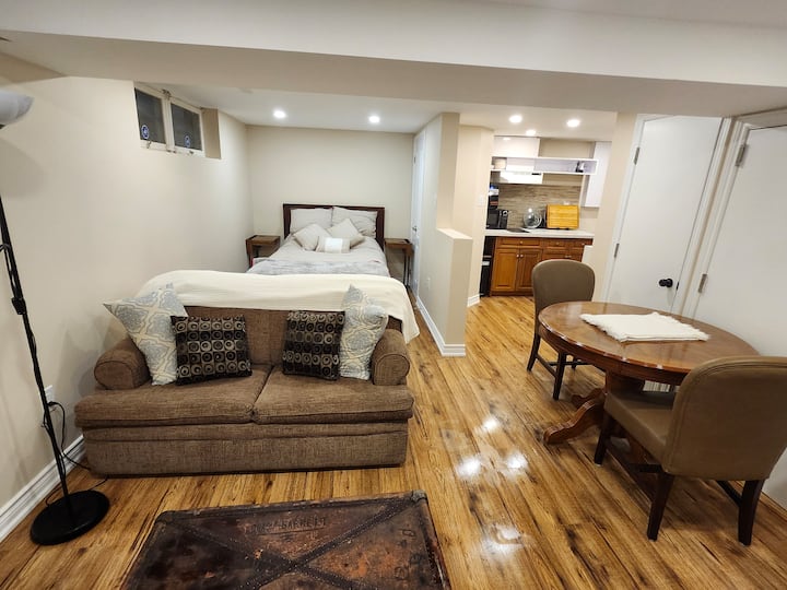 Cozy Suite In Hamilton - Hamilton