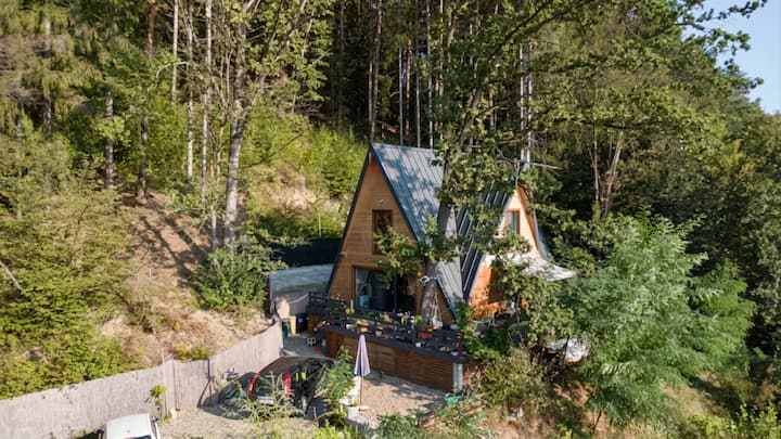 Hanguloft - Relaxation On The Shores Of Lake Bicaz - Hangu