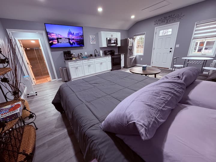 Entire Guest Suite Studio - Manassas, VA