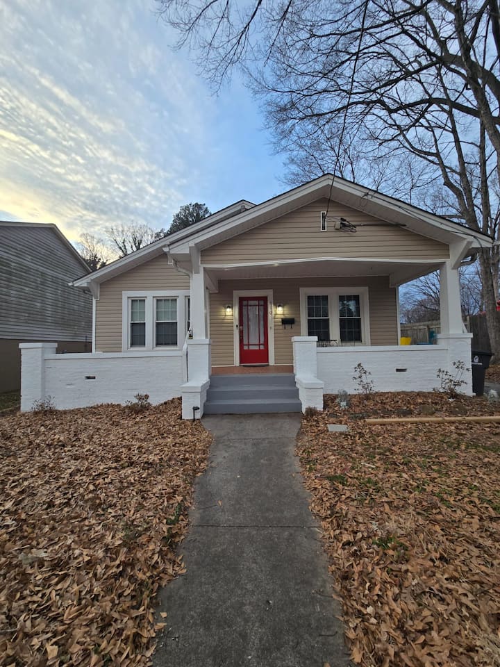 3 Bedroom Ardmore Bungalow *Dog Friendly* - Winston-Salem, NC