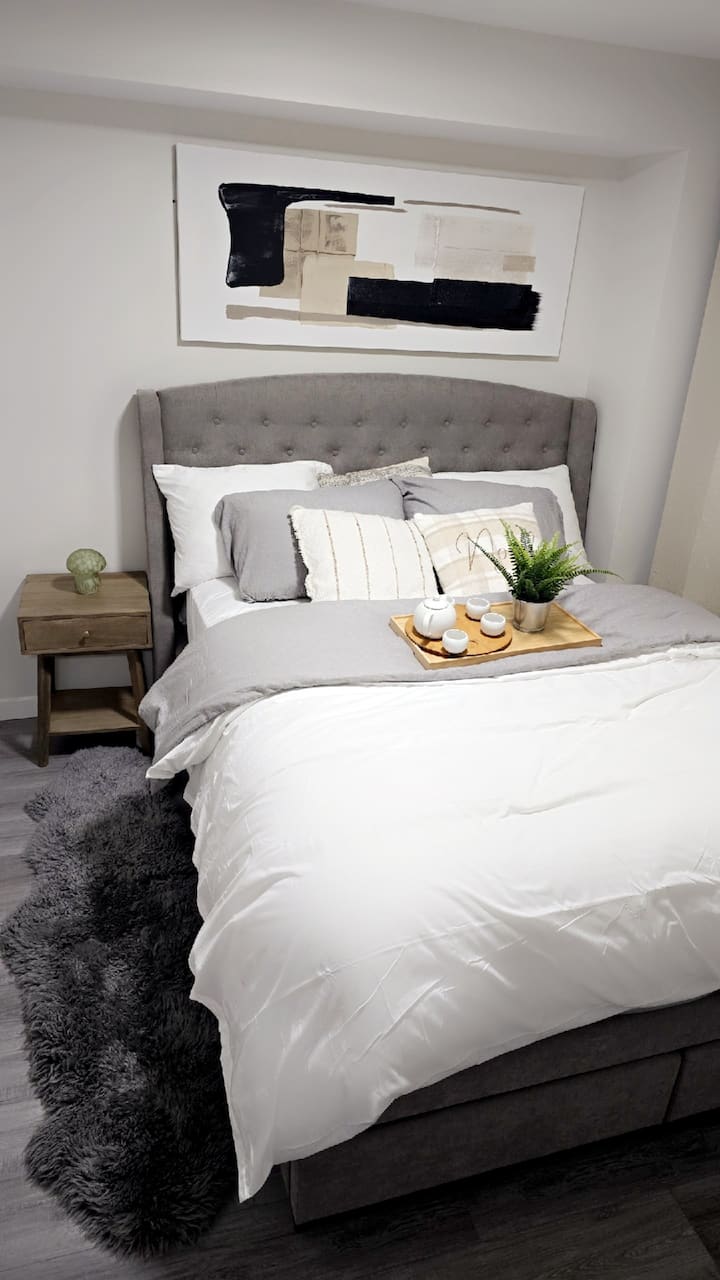 Luxury Lakeview Basement Suite & Private Entrance - Winnipeg