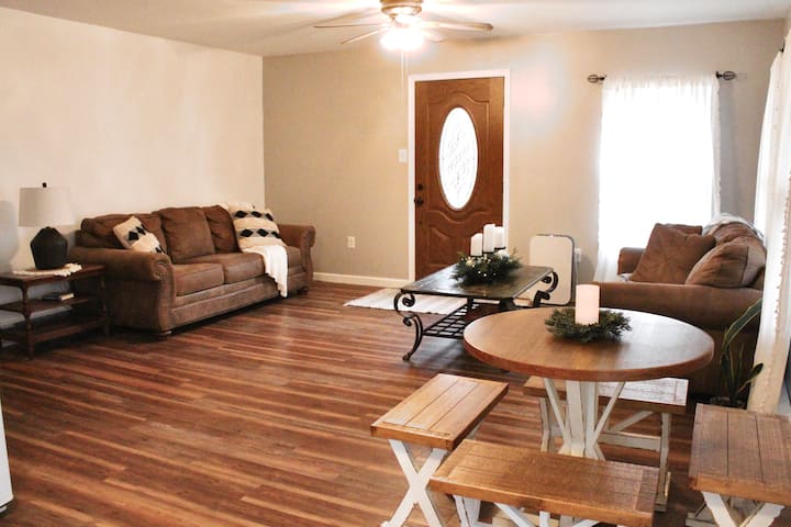 Bryan's Cabin - Berkeley Springs, WV