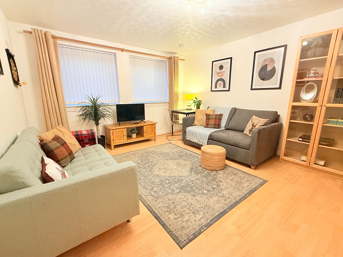 Ground floor Arthur’s Seat Getaway @ St Leonard's - Flats for Rent in ...