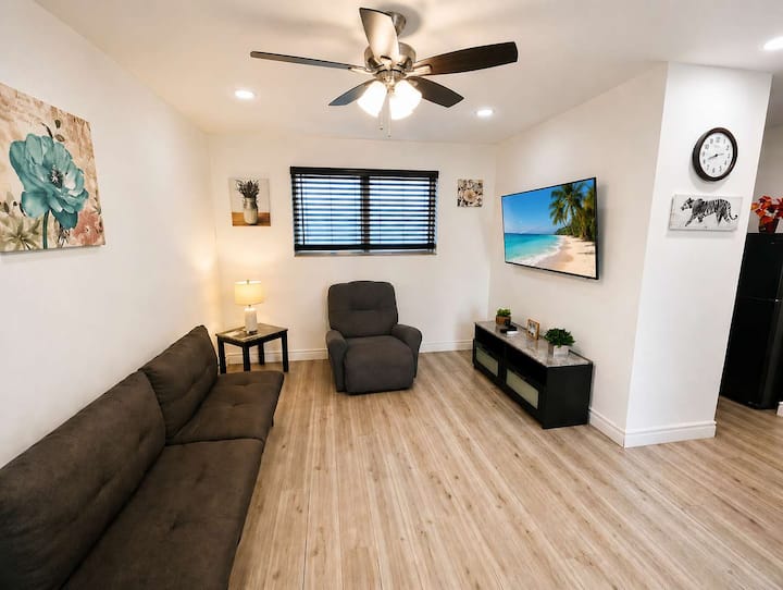 Event 1bd Apt Near Beach In Hollywood Boardwalk - Hollywood, FL