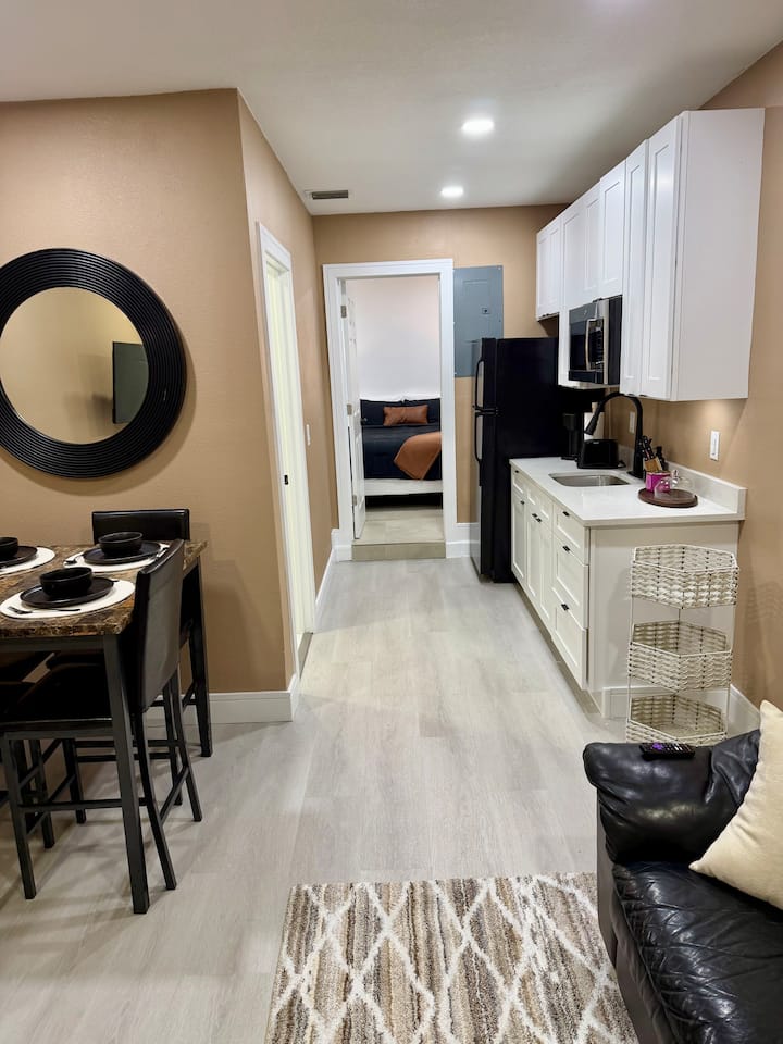 Private Apartment & Close To Nature. Lake Padgett - Odessa, FL