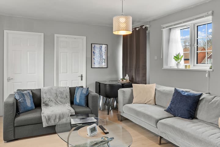 Modern Beckton Home • Parking • Near Dlr & Excel - Stratford
