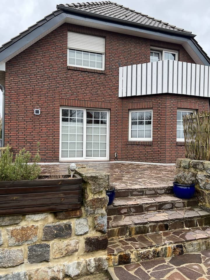 Modernes Einfamilienhaus Mit Garten & Terrasse - Osnabrück