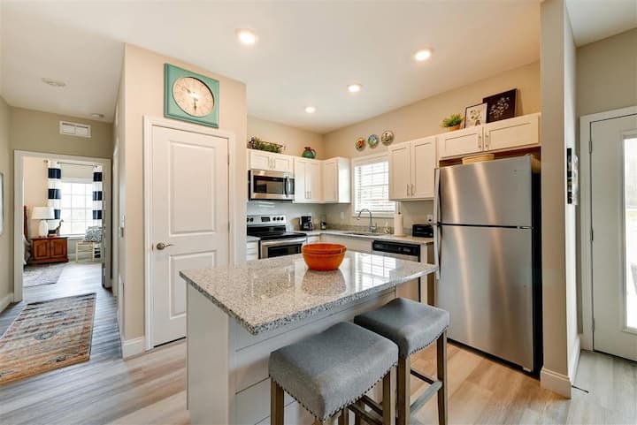 Fully Furnished 2 Bedroom 2 Bath In Bowling Green! - Bowling Green, KY