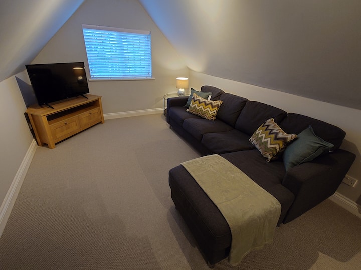 Recently Refurbished Annexe Close To Town Centre. - Selsey