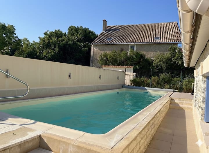 3 Bed Gite, Private Pool, Charente Maritime - Château de Beaulon