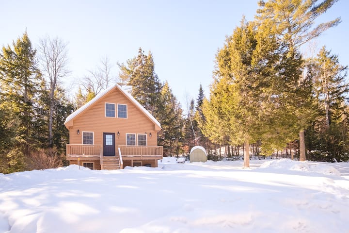 Cozy Bethel Chalet Near Hiking And Sunday River - Bethel, ME
