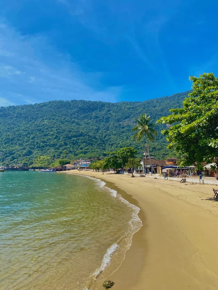Casa Ampla E Confortável Na Vila Do Abraão - Ilha Grande
