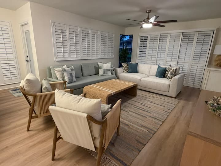 Fully Renovated, Peaceful 2 Bed, 2 Bath Home - West Palm Beach, FL