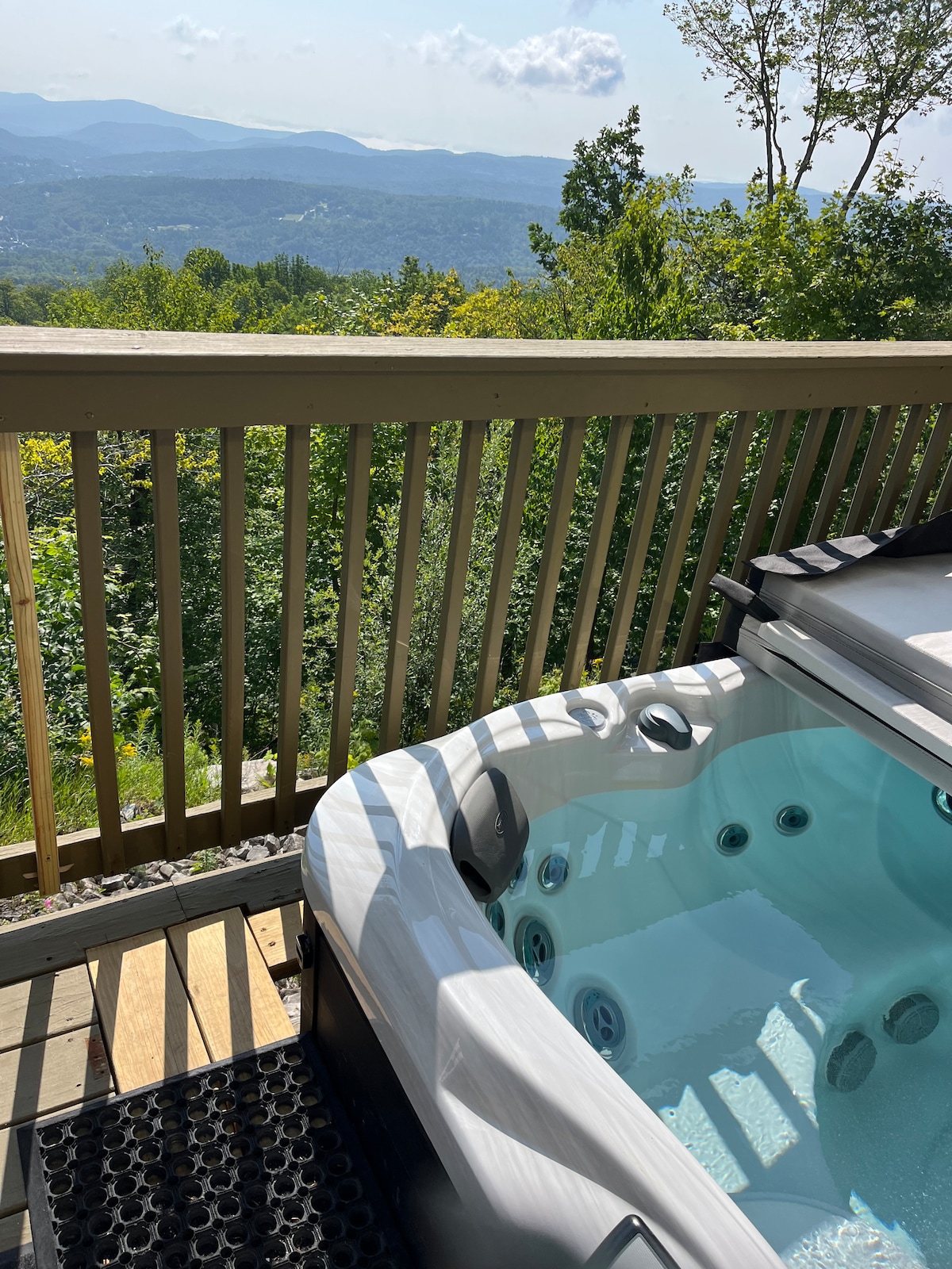 Okemo Trailside sleeps 8 Ski in/Ski out - Houses for Rent in Ludlow ...