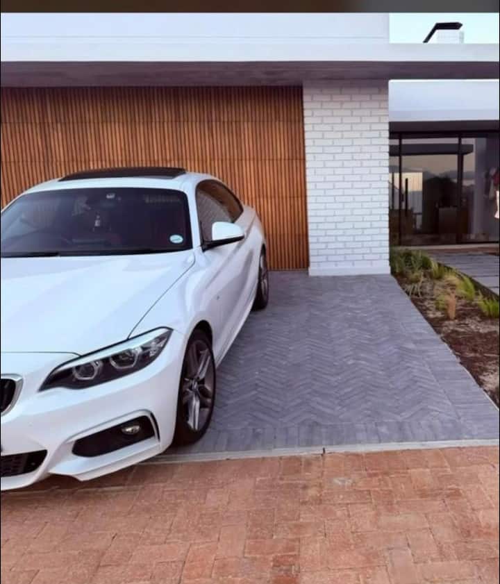 Family Home In The Heart Of The Winelands - Paarl