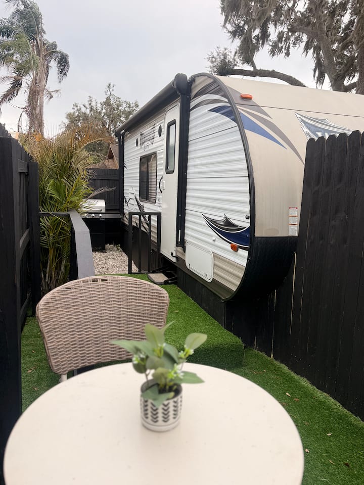 Quietly And Peacefully Place - 坦帕