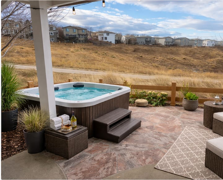 Front Range View Retreat - Highlands Ranch, CO