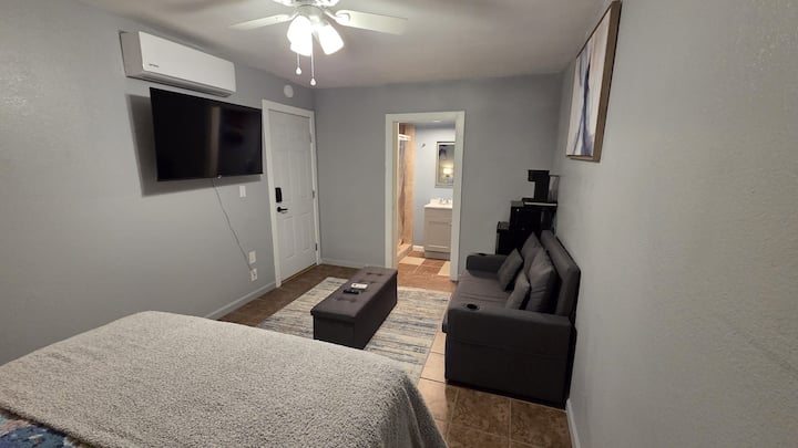 Shop,rest,repeat | Westside Location Near Outlets - El Paso, TX