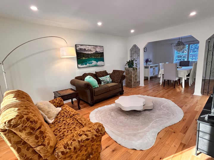 The Brossard Grand• 6br Executive Family Estate - Brossard