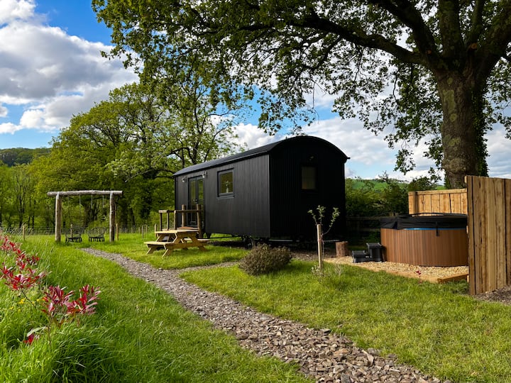 Oakies Farm Stays Xl - Llandovery