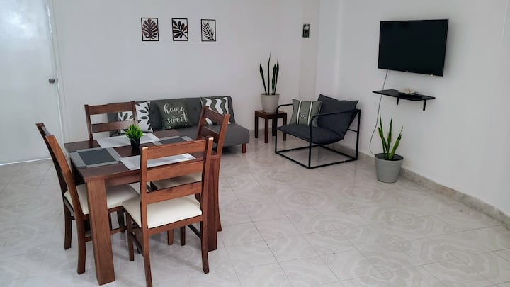 Céntrico Depto. En Cancún | 2 Baños + Parking - Cancún