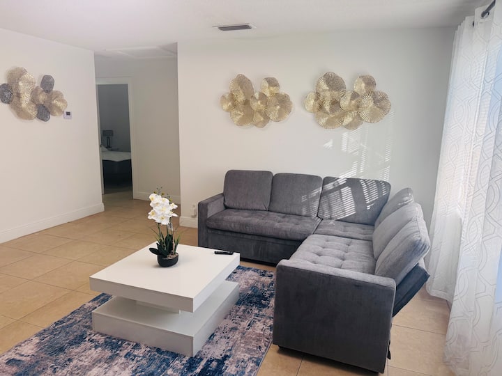 Sunny Escape Villas - Atlantis, FL