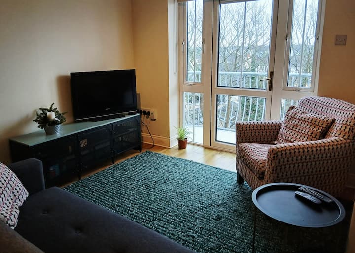 Minutes From City & Sea: 2-bed Apartment, Salthill - Galway