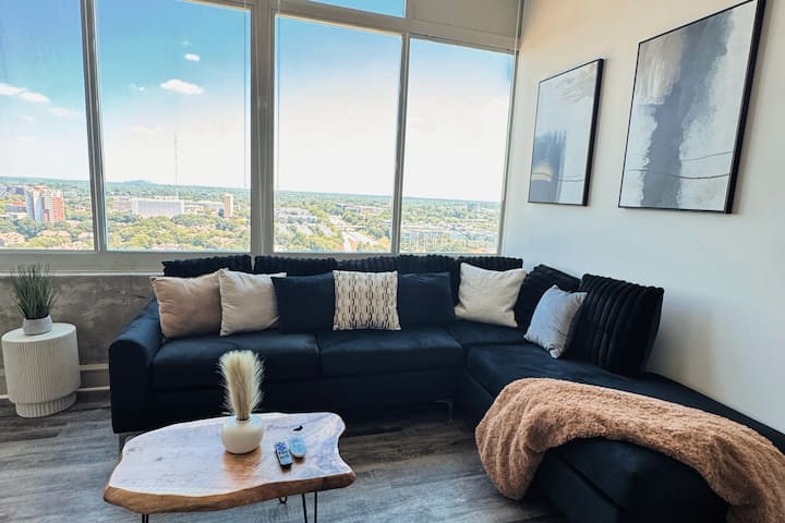 Luxury Downtown Loft-style Highrise - Atlanta, GA