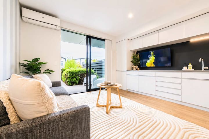 Sydenham | Patio + Free Parking Near Cbd - Christchurch
