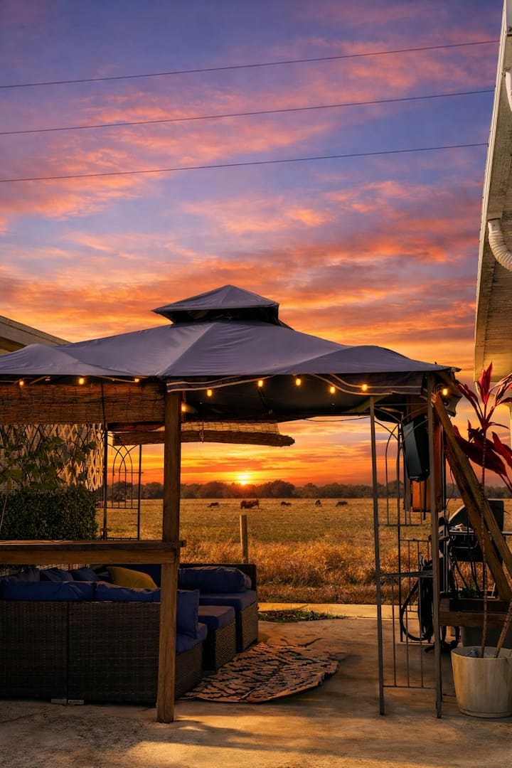 Boho Vintage Cottage In Rv Park | King Bed - Arcadia, FL