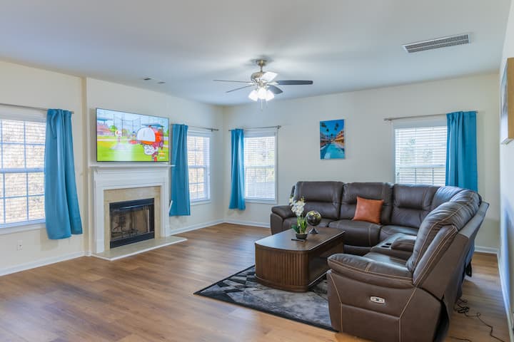 A Luxury Peaceful Escape Await You And Your Family - Snellville, GA