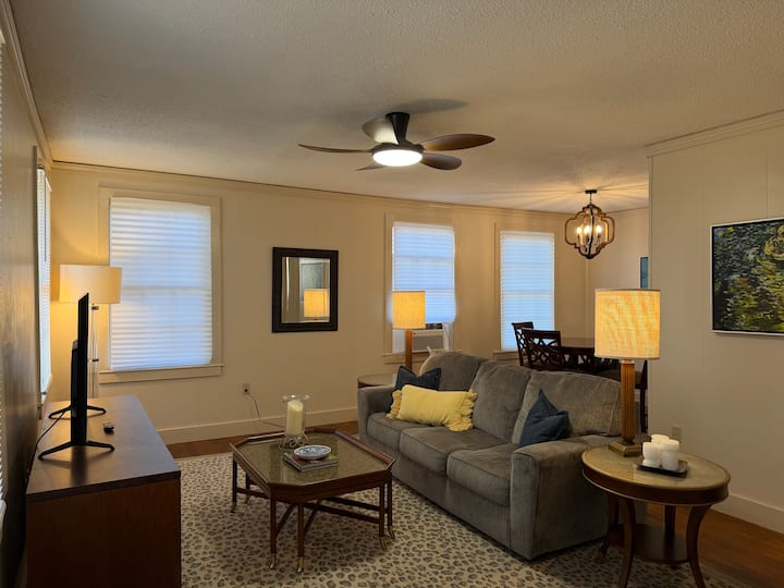 Blue Door Cottage - Greenwood, MS