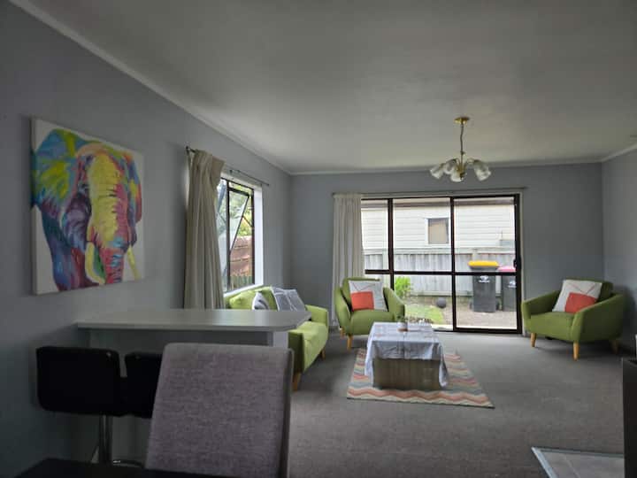 Pet Friendly Cosy Home - Tauranga