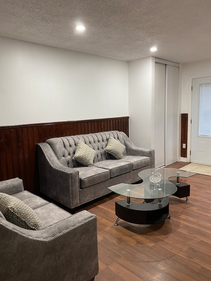 4br Duplex W Big Backyard | Near Hwy 401 & Transit - Pickering