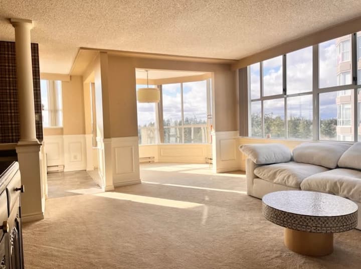 Fifa Accommodation - Bright &Cozy Eurothemed Condo - Delta