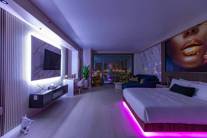 Ultra Luxury Strip-view Studio | Panoramic Views - Las Vegas Strip, NV
