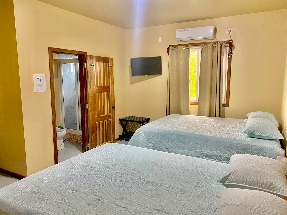 Habitaciónes sencillas. - Hoteles en alquiler en Utila, Islas de la ...